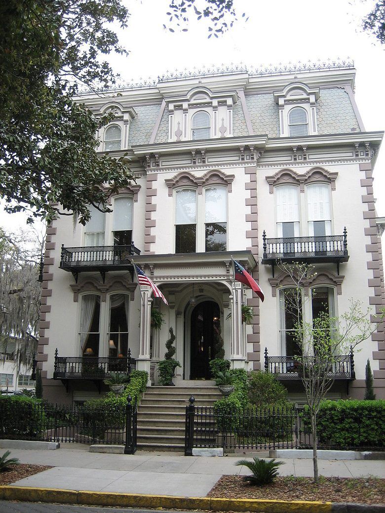 13 Most Haunted Places in Savannah, Georgia