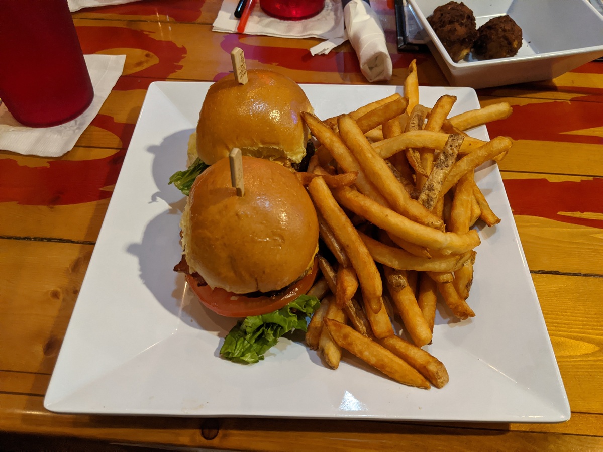 16 Restaurants in Savannah You’ll Actually Want to Eat At