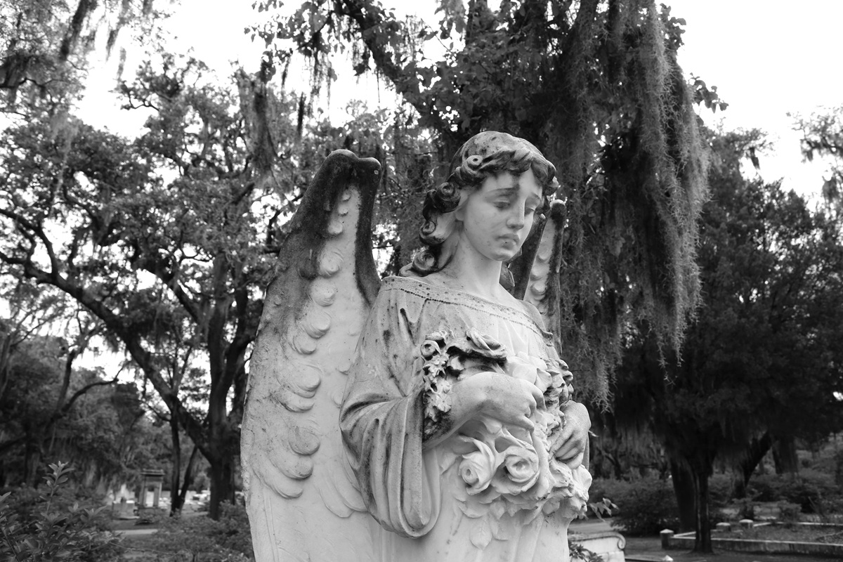 13 Best Savannah Ghost Tours For a Scary-Good Time
